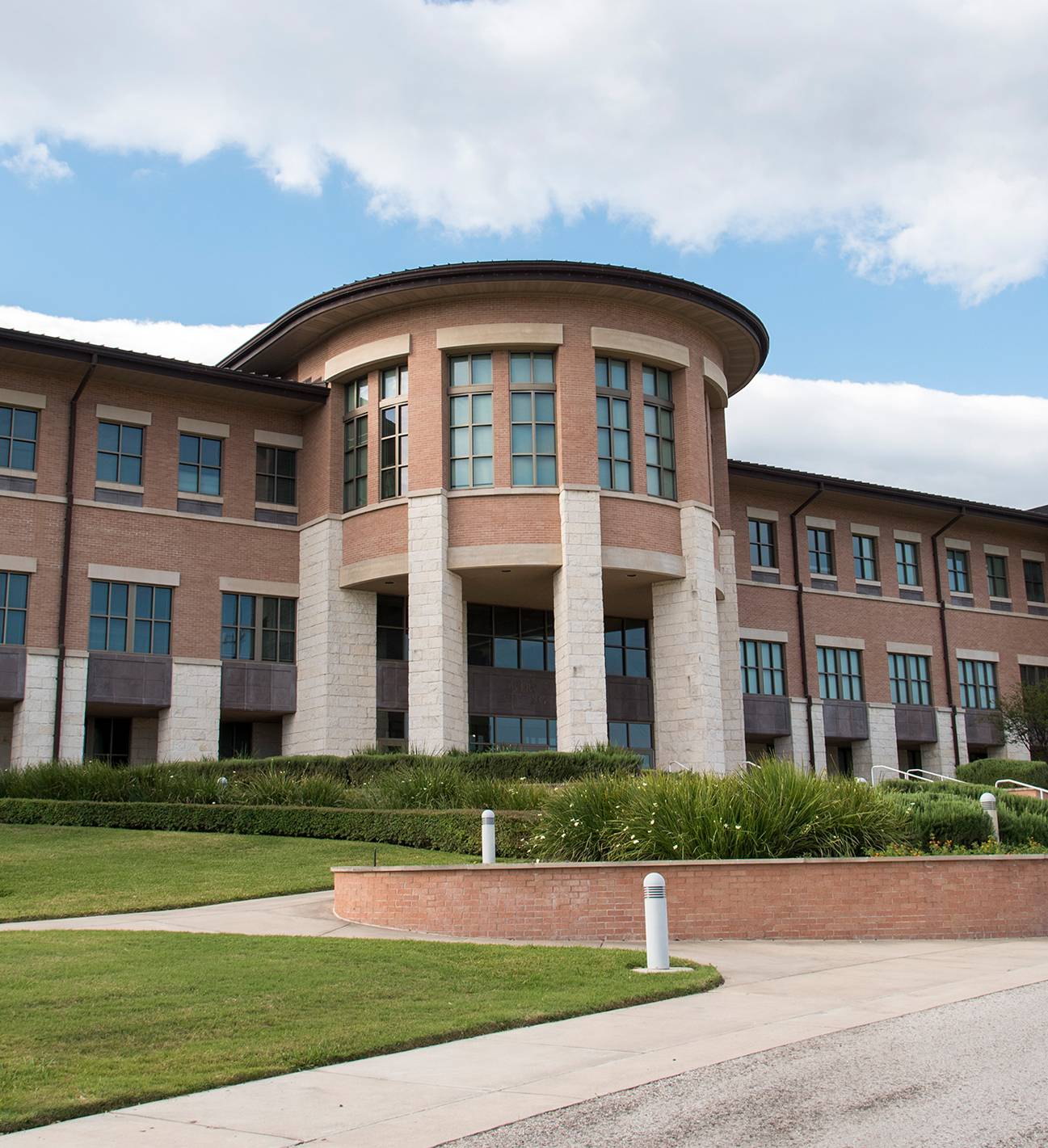 Dr. Trauth's 20 Years at Texas State University : Hillviews Magazine ...