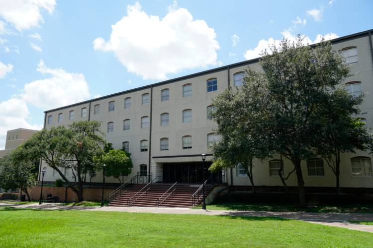 Sterry Hall : Housing & Residential Life : Texas State University
