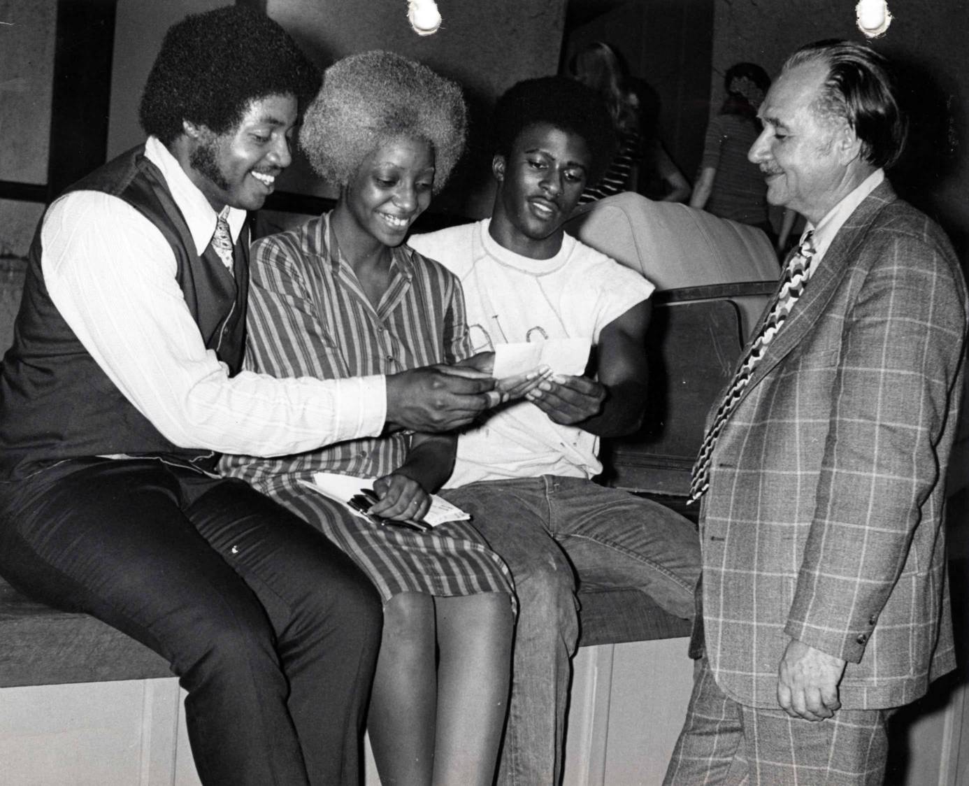 Coach Carter director, distinguished alum Thomas Carter returns to his ...