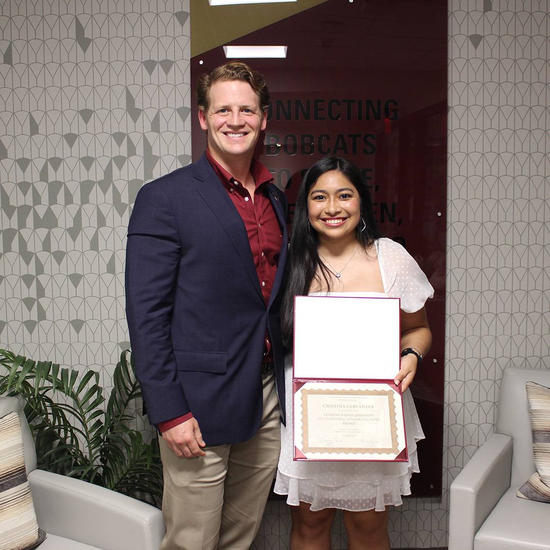 LBJ Outstanding Senior Award : Texas State Alumni Association : Texas State University