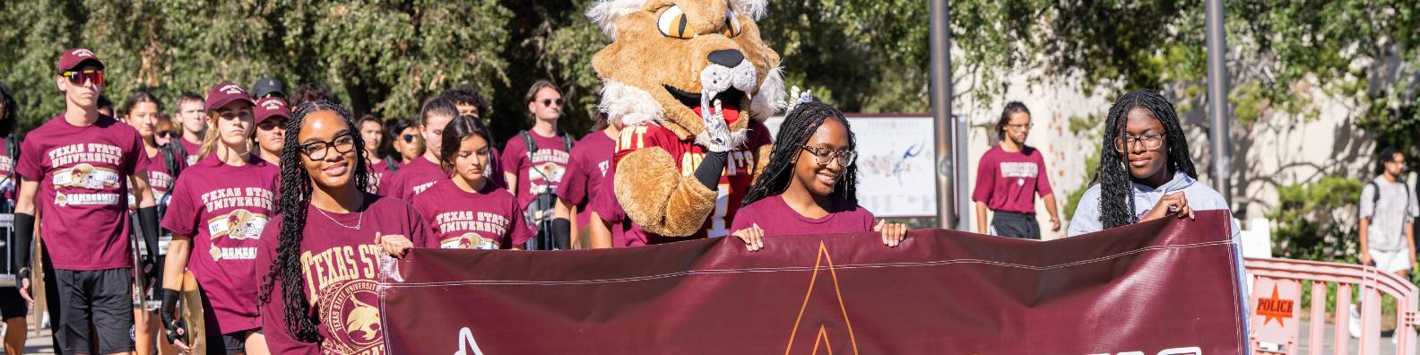 Spirit Parade : Texas State Homecoming : Texas State University